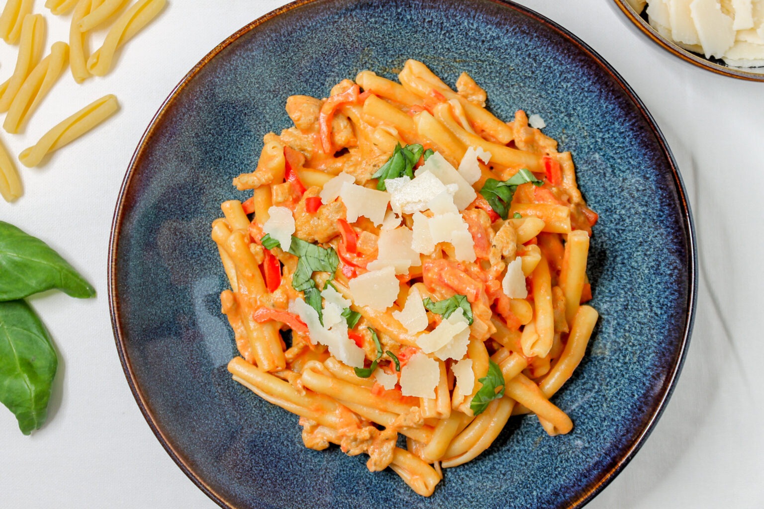 Pasta met kipgehakt in mascarpone-tomatensaus - Joyful Food